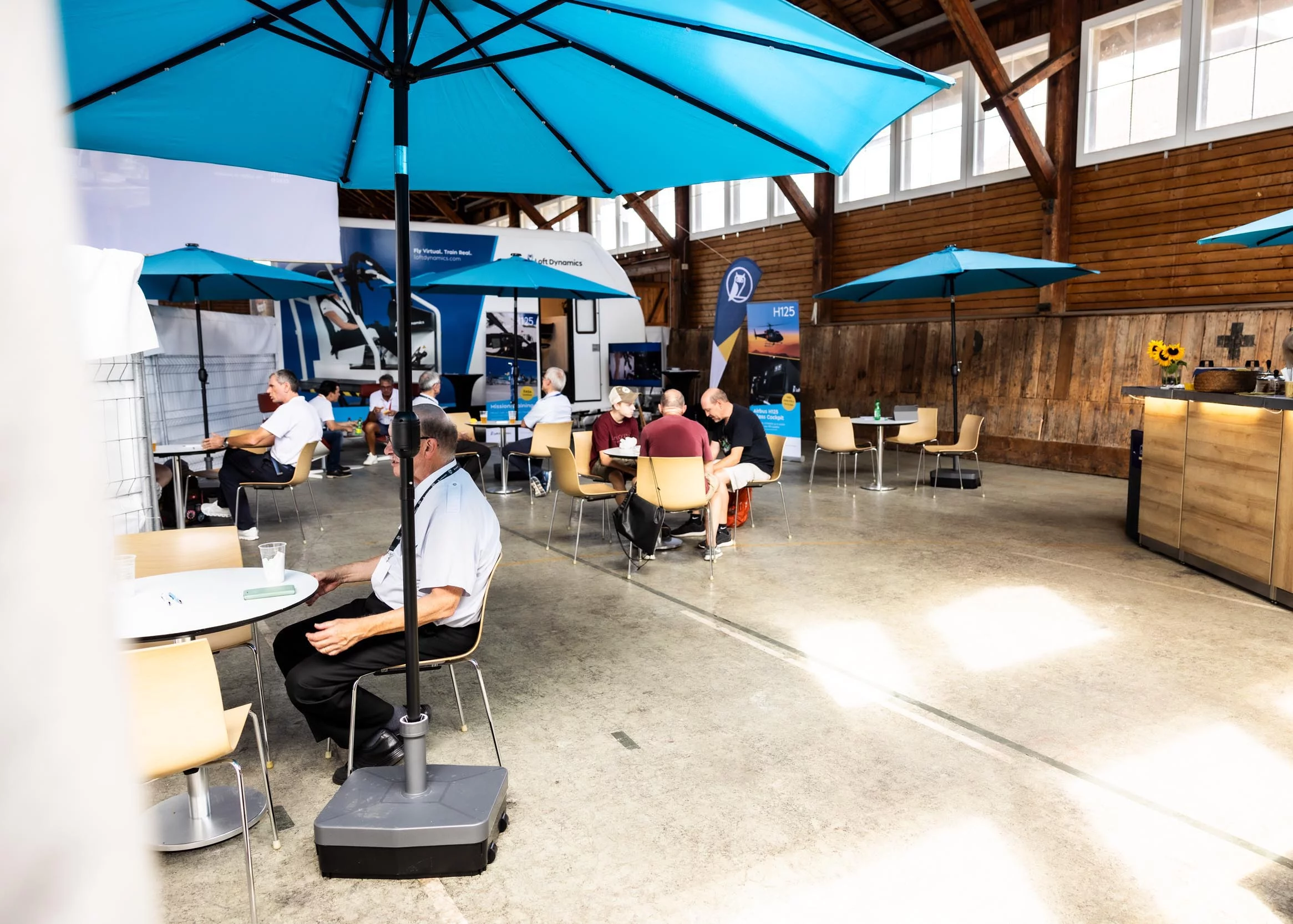 Fascination VR Simulator Flying: Excited Pilots at CONNECTED — Pilot ...