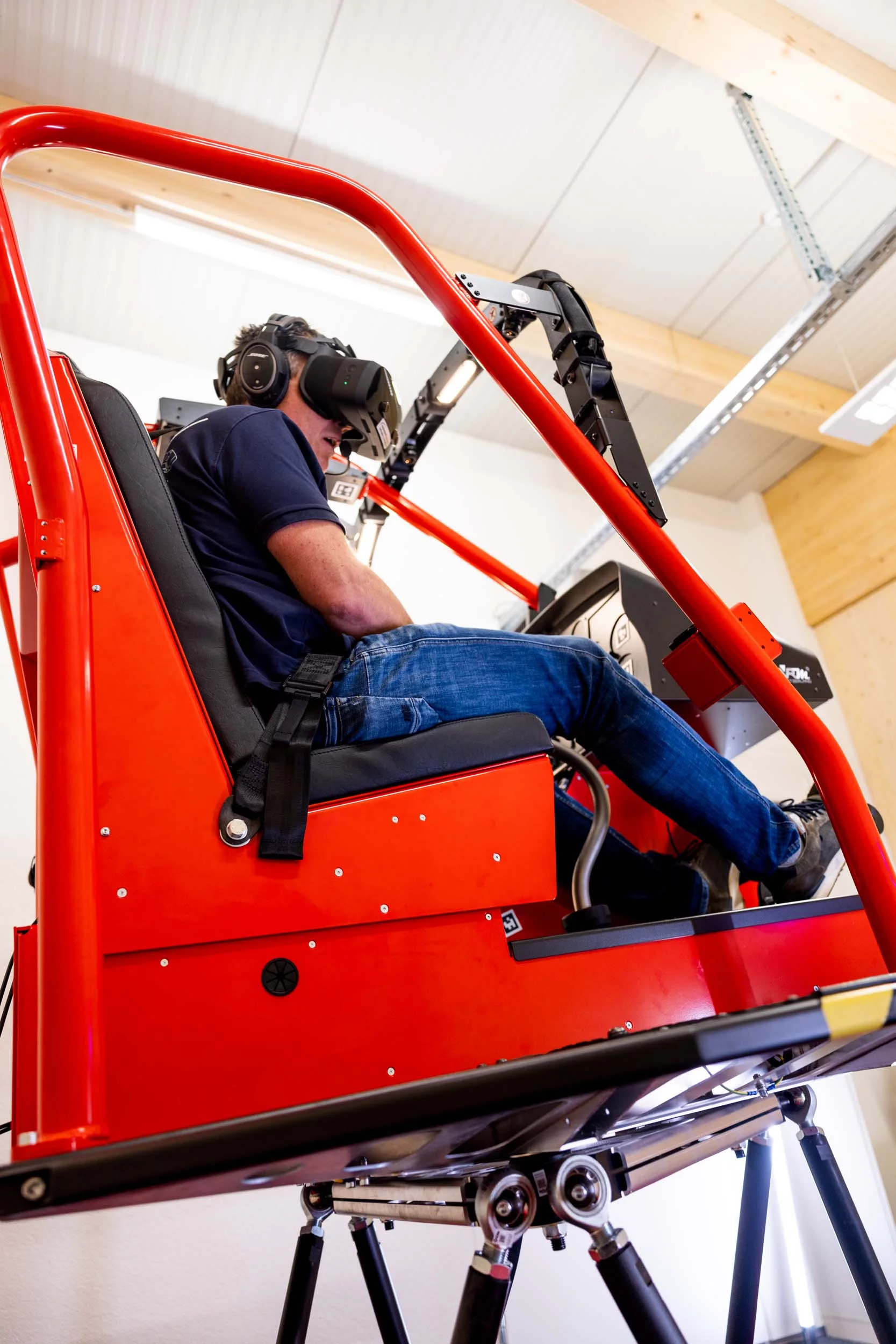 Mountainflyers Ltd. completes their Simulator Center with a qualified ...